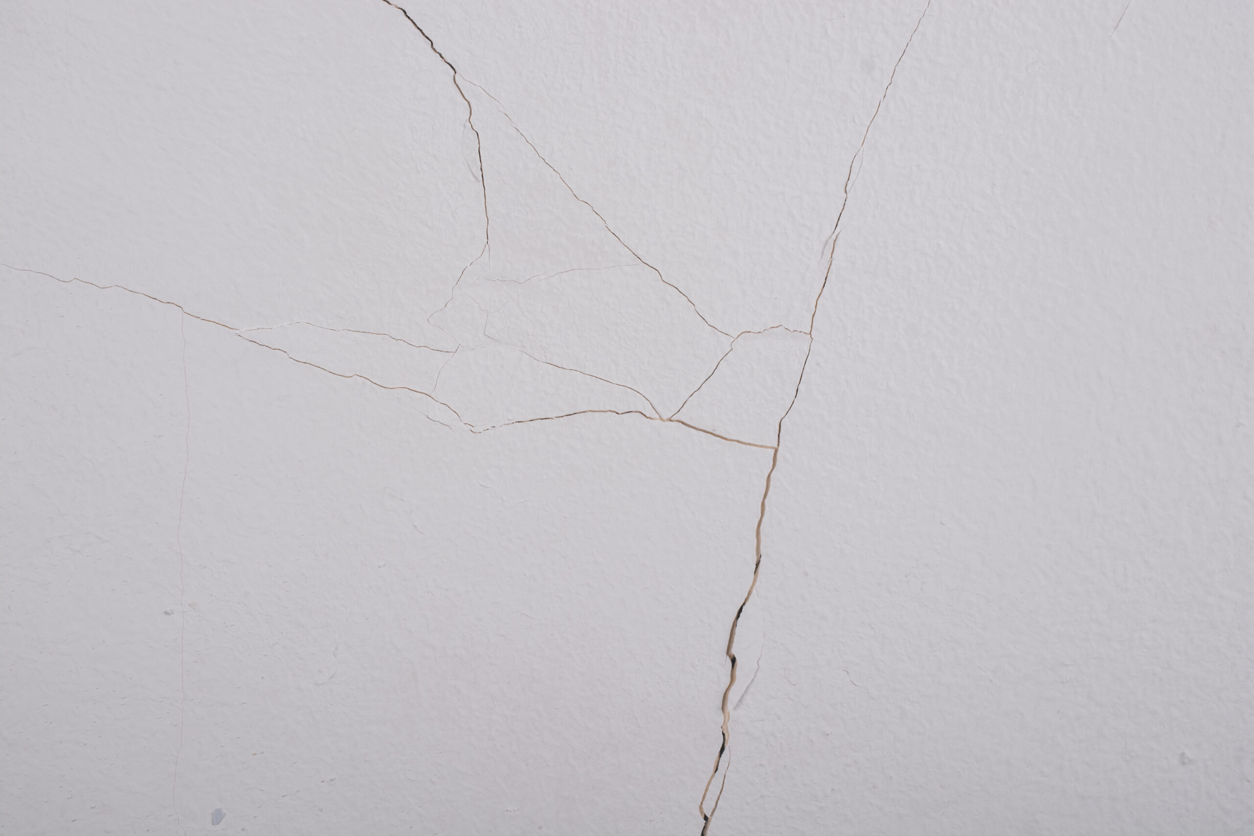 How To Repair Ceiling Cracks: A Guide For Homeowners In Long Island ...